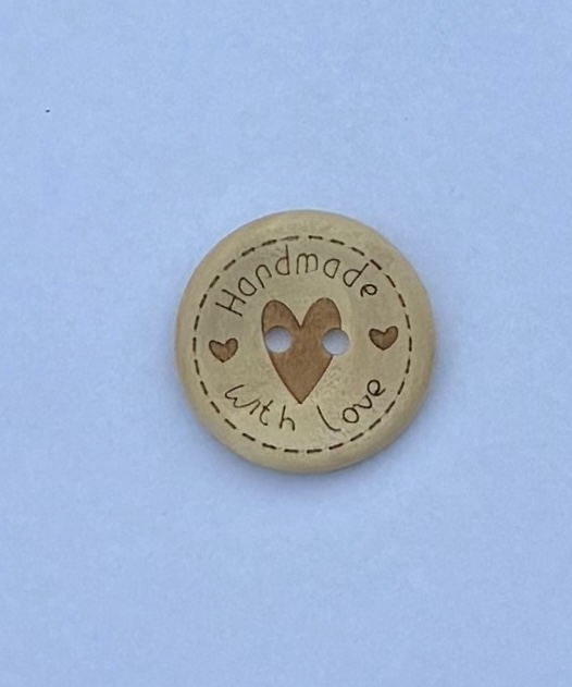 Treknapp med teksten Handmade with love - 25 mm | Strikkenett.no - din garnbutikk på nett